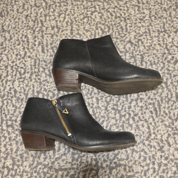 Vionic | Shoes | Black Ankle Boots With Zipper | Poshmark